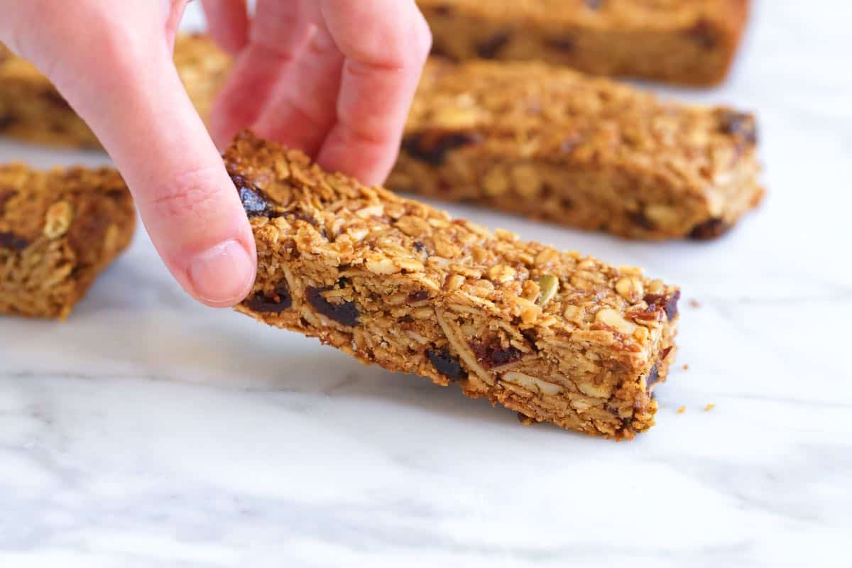Homemade Baked Granola Bars Recipe - Studio Food